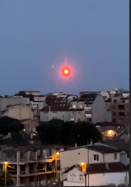 Petel.bg - новини - Варненка: Видях нещо необичайно в небето над града тази вечер